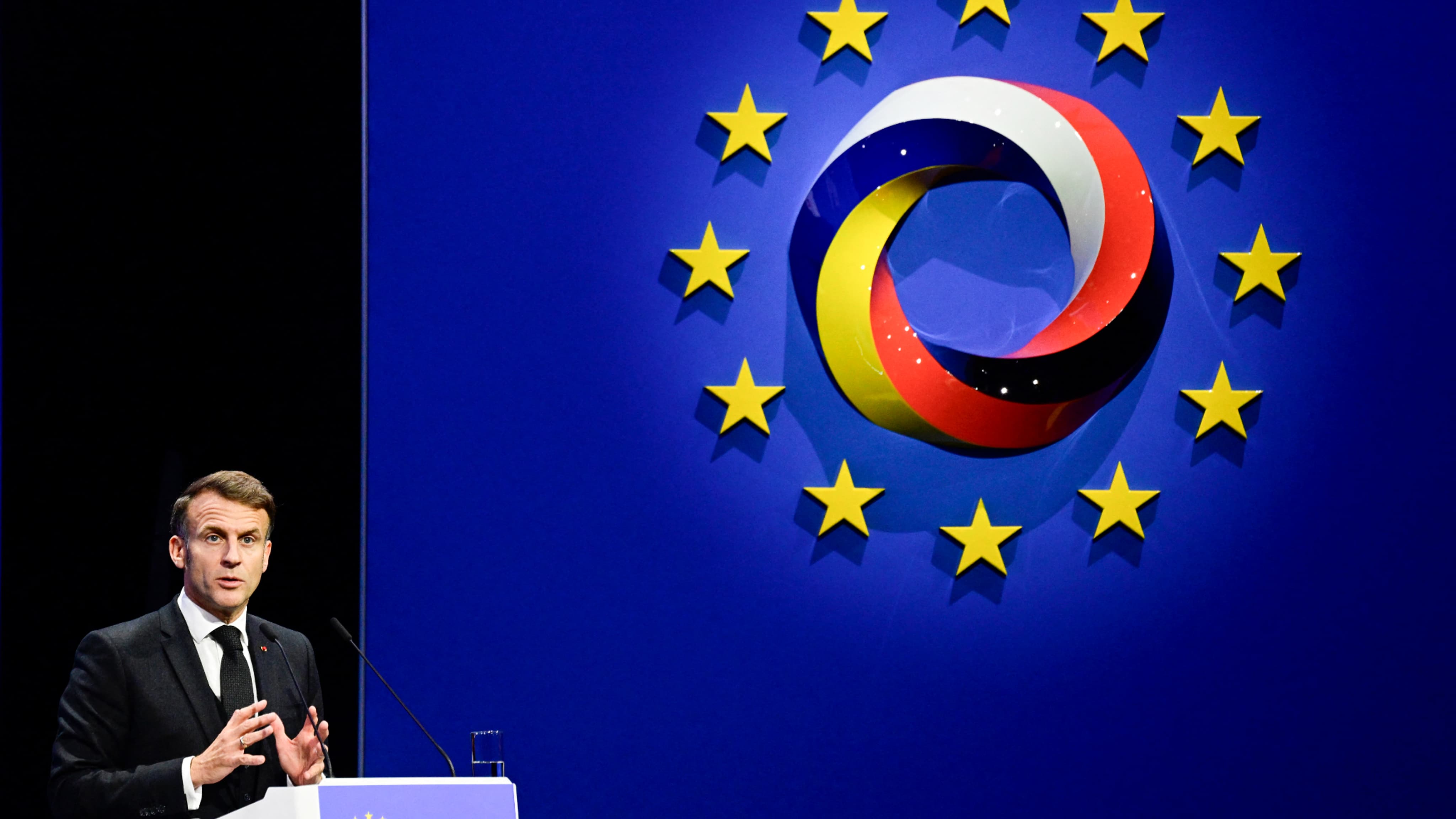 Sommet de l'IA: Emmanuel Macron plaide pour donner la préférence à l ...