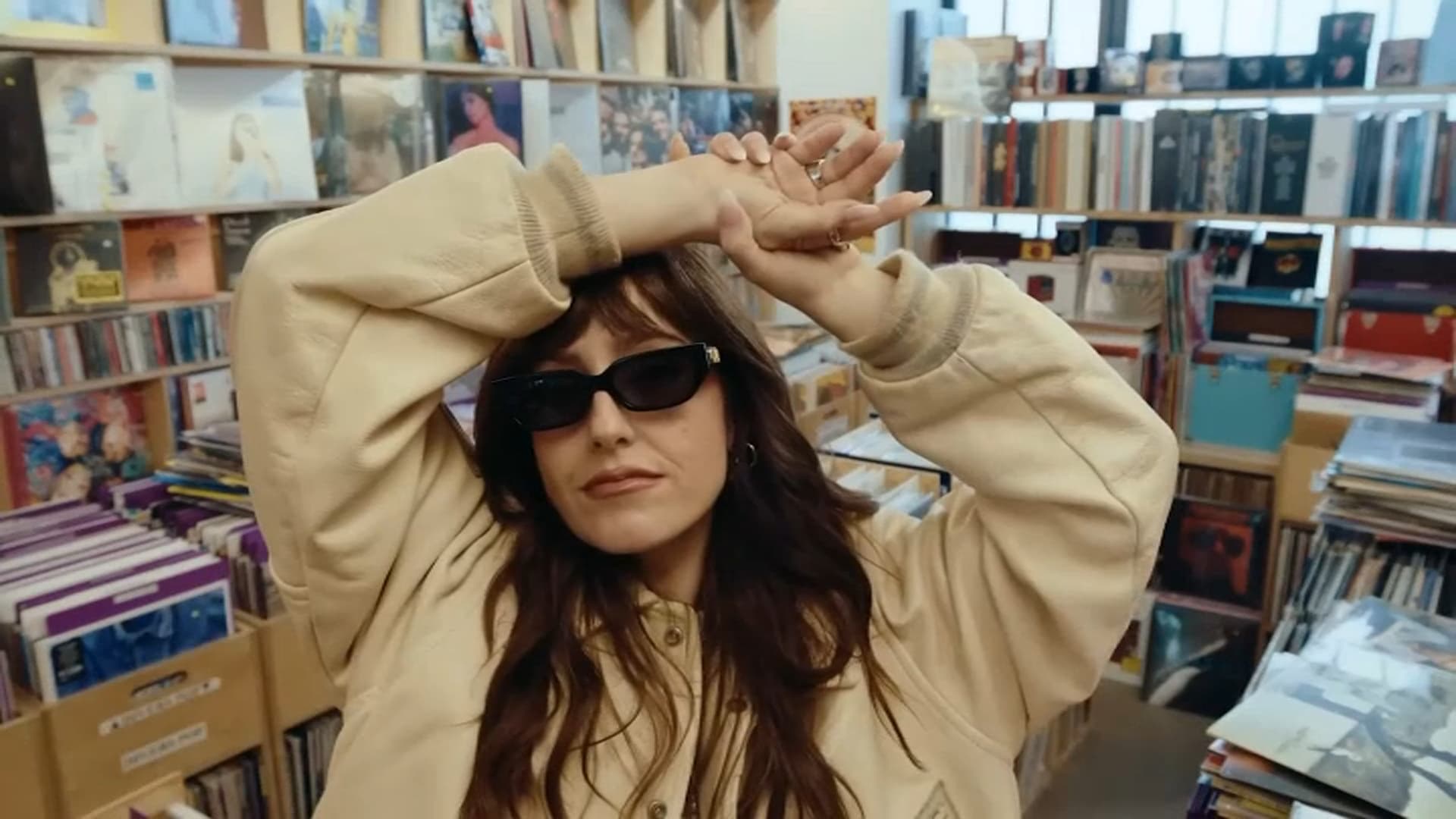 Ehla, la soeur de Clara Luciani, sort son premier album