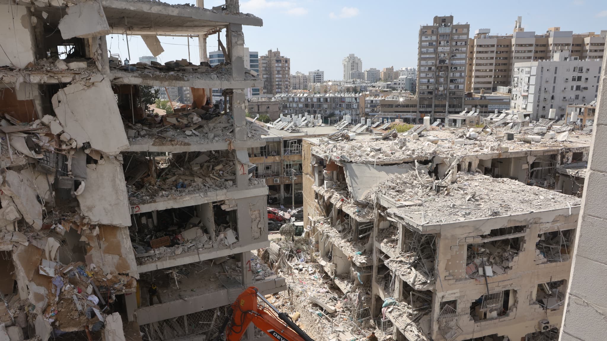 "Je suis sous le choc": dans la ville israélienne de Bat Yam, une ...