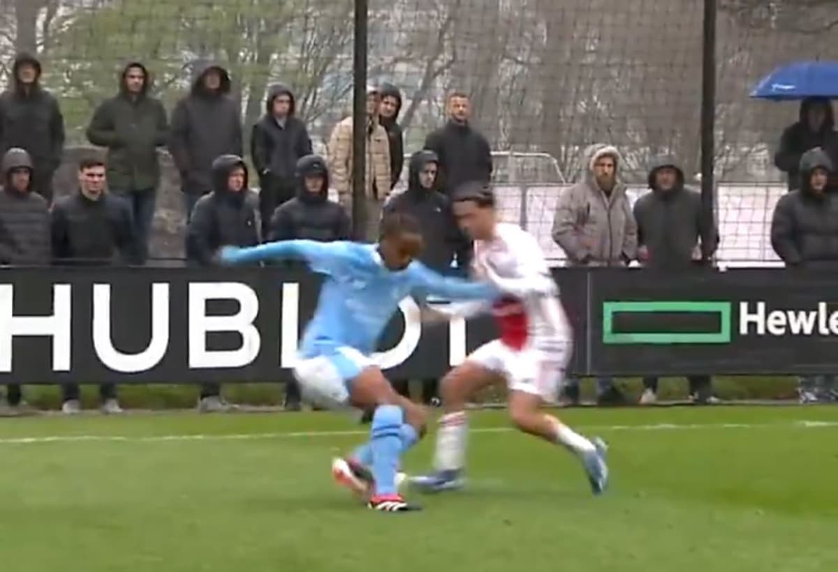 Le "Chigwada Spin": un jeune de Manchester City invente un dribble et ...