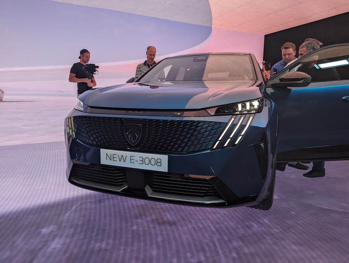 Electrique, SUV coupé et made in France: les défis du nouveau Peugeot 3008