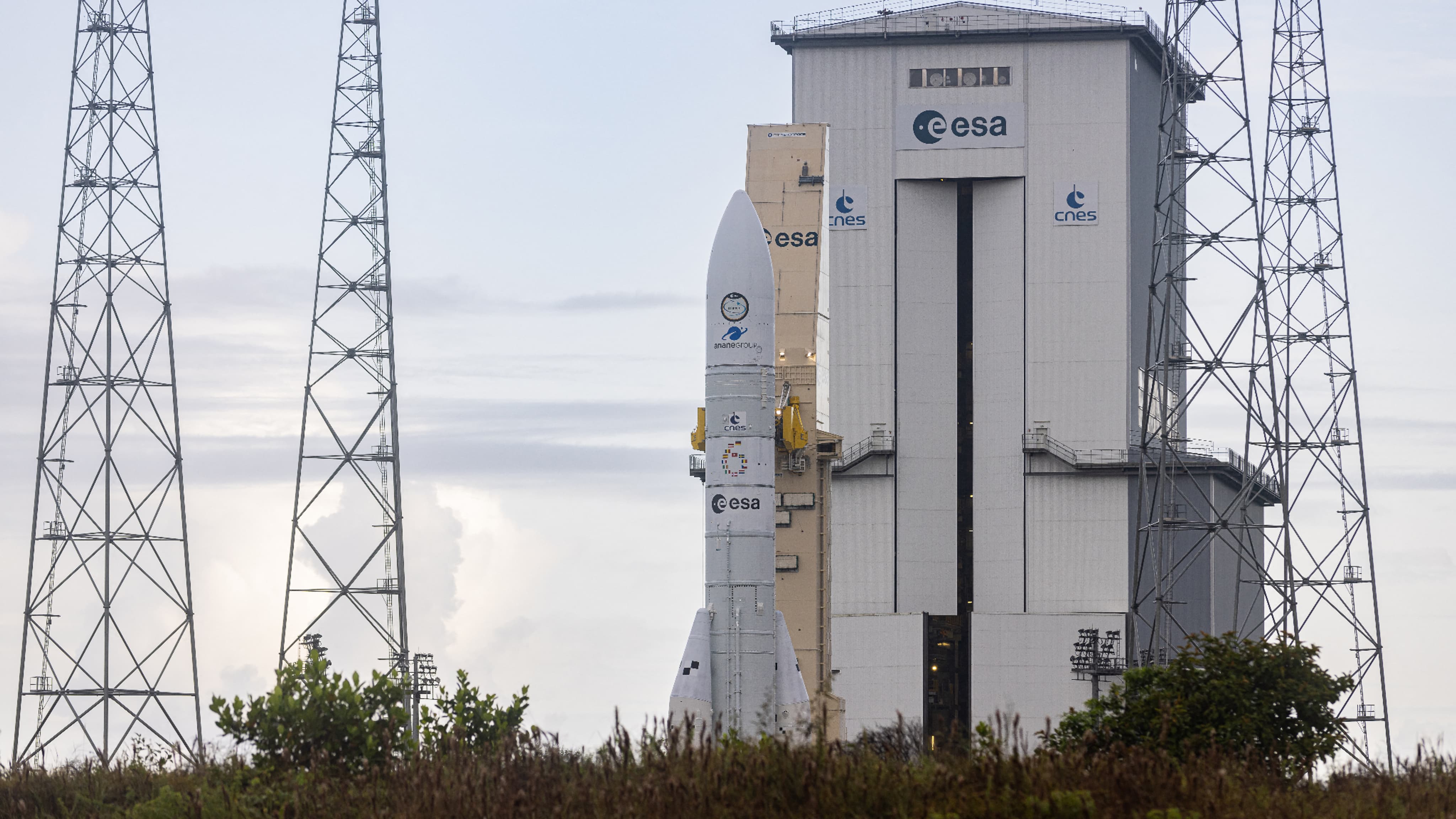 "C'est un jour historique pour l'Europe": la fusée Ariane 6 a décollé ...