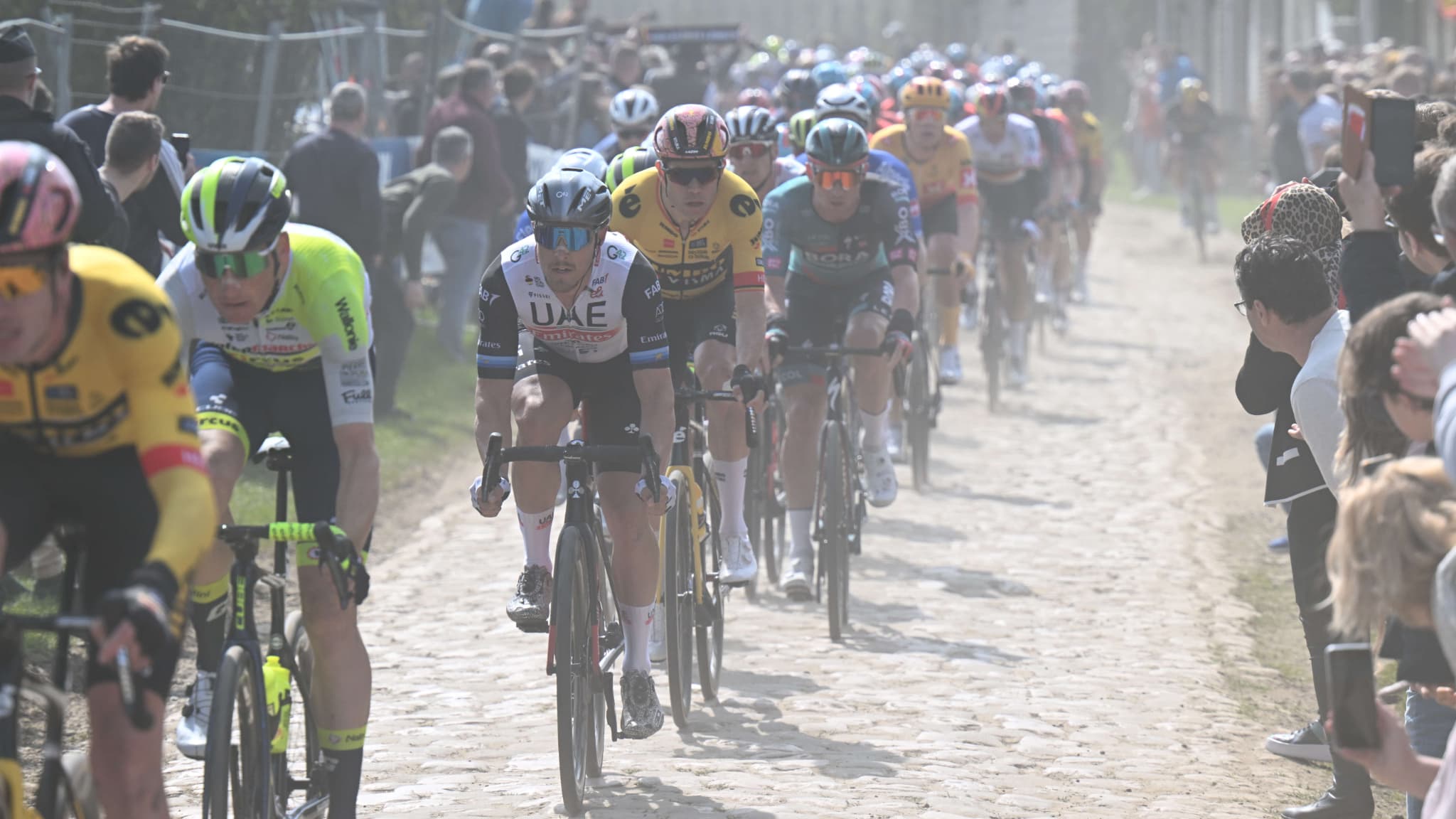 "On est cinglés d’être là": pourquoi Paris-Roubaix est une course ...