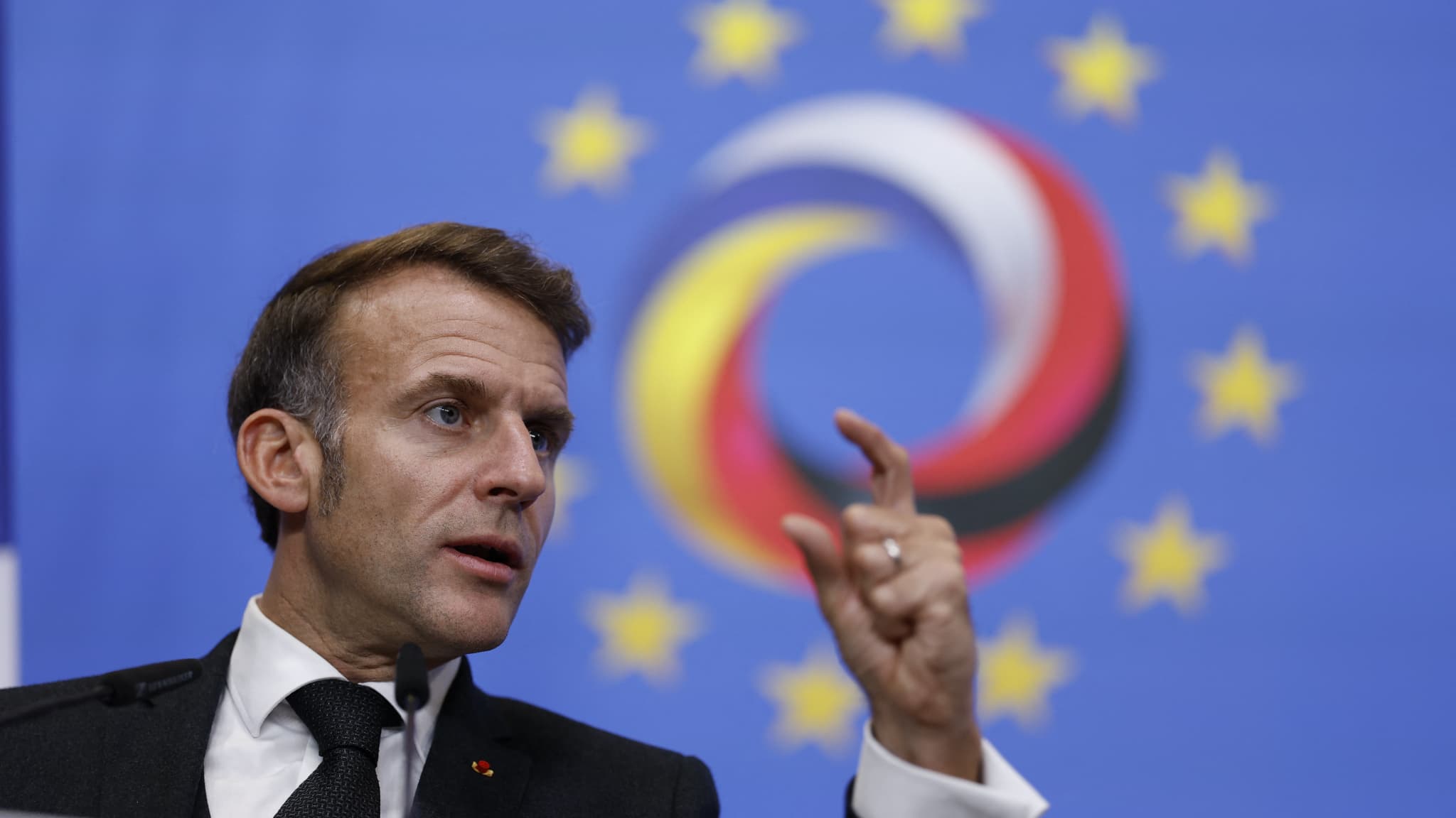 Emmanuel Macron estime qu'"acheter de la cocaïne" ou "du cannabis", "c ...
