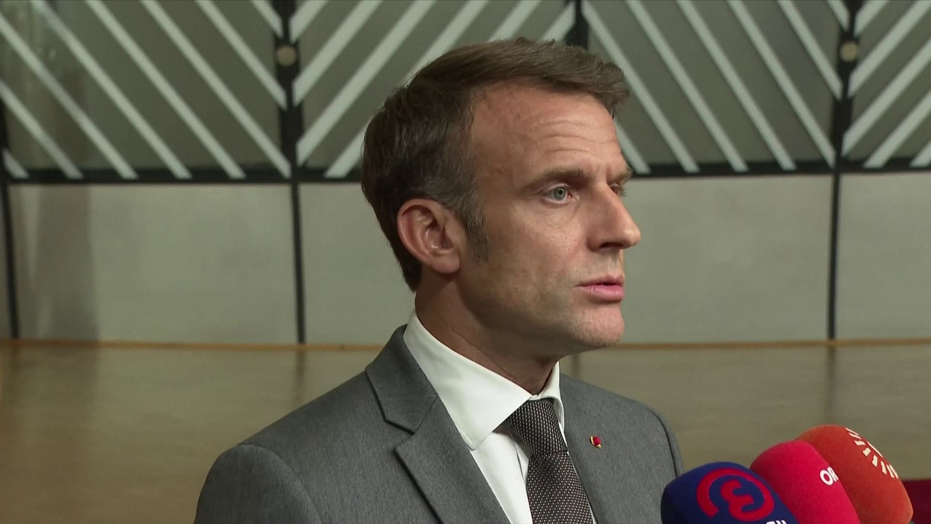 "C'est infamant et ridicule": Emmanuel Macron dénonce les propos du RN ...