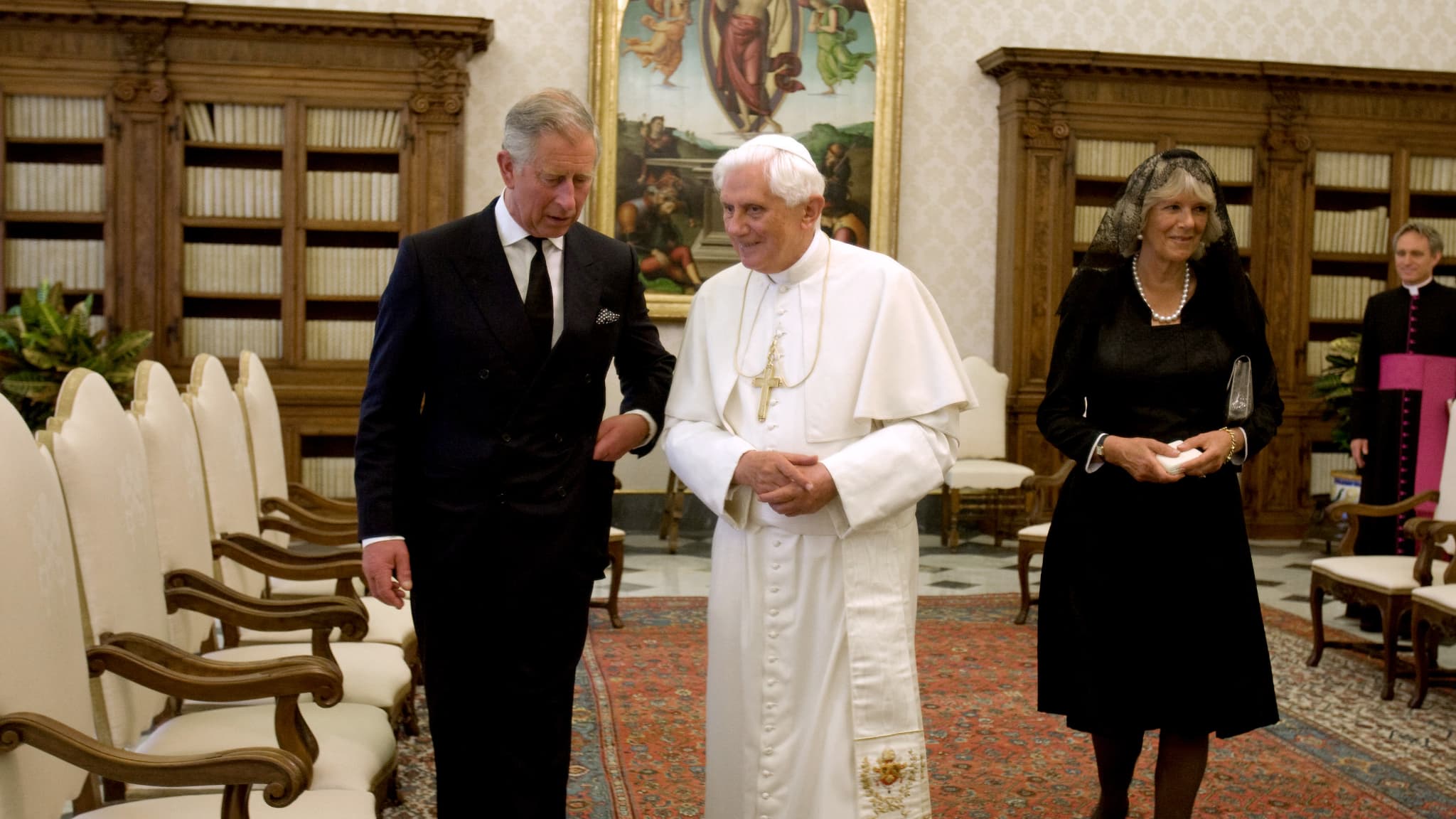 Charles III salue les "efforts constants" de Benoît XVI pour rapprocher ...