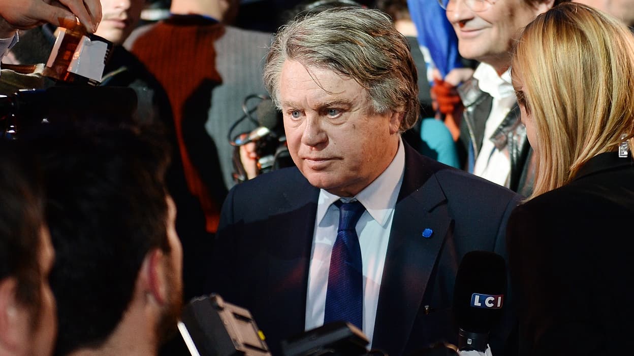 Gilbert Collard a adhéré au FN notamment "pour dire merde à Florian ...