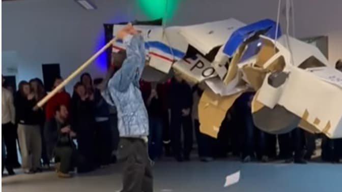 "C’est indécent": enquête ouverte sur une piñata anti-police dans une ...