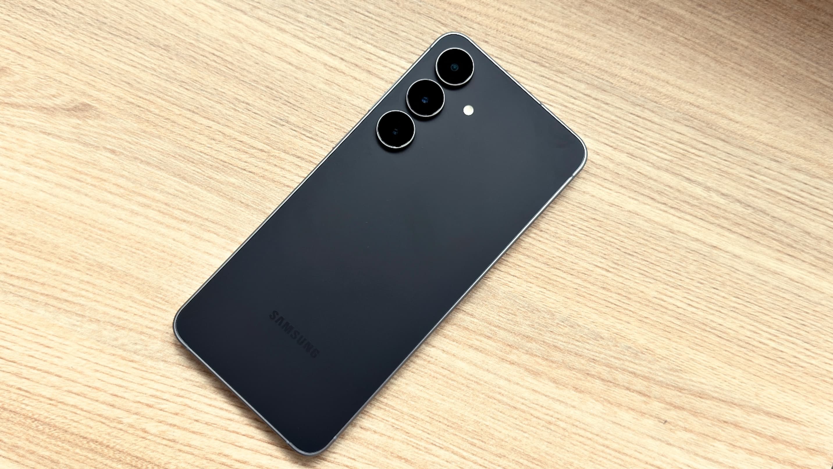 Samsung dévoile le Galaxy S25 FE, nouvelle porte d’entrée design et ...