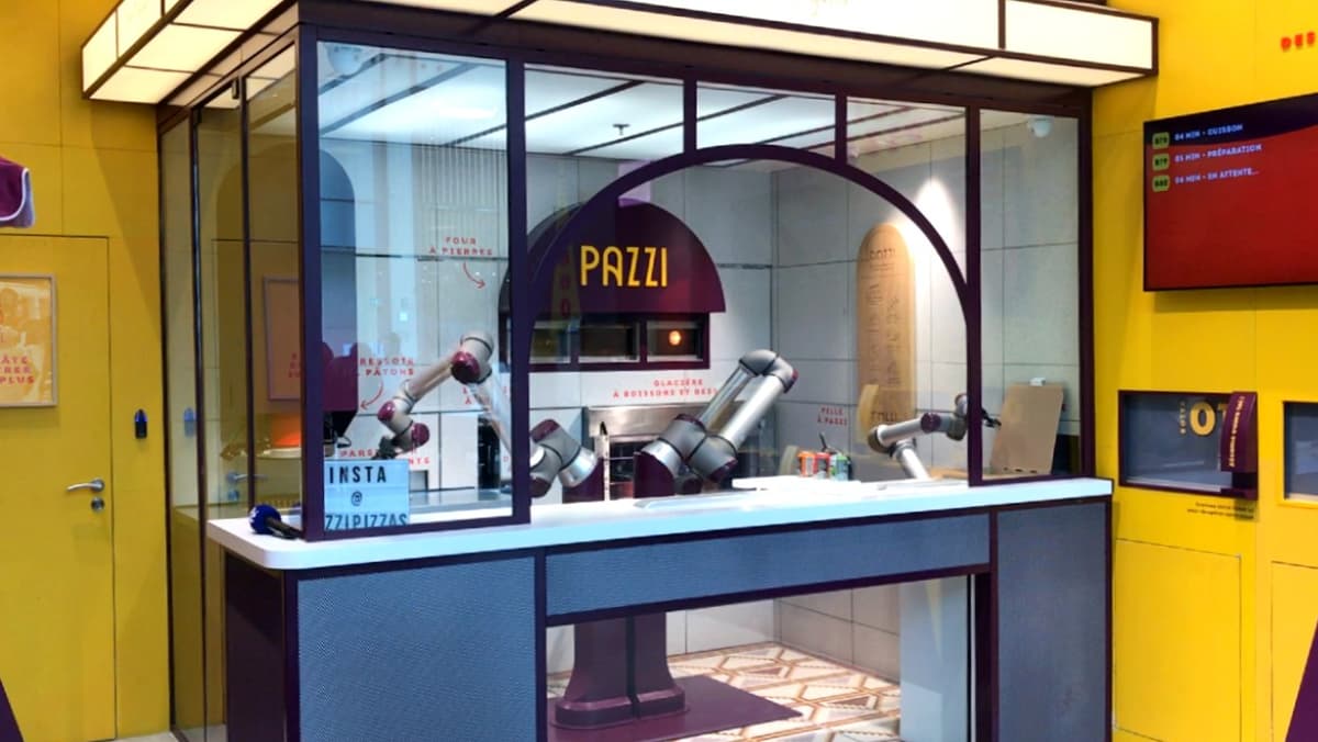 Nous avons déjeuné chez Pazzi, la première pizzeria tenue par un robot