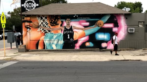 NBA: fresques, burgers, coupes de cheveux... A San Antonio, les fans ...