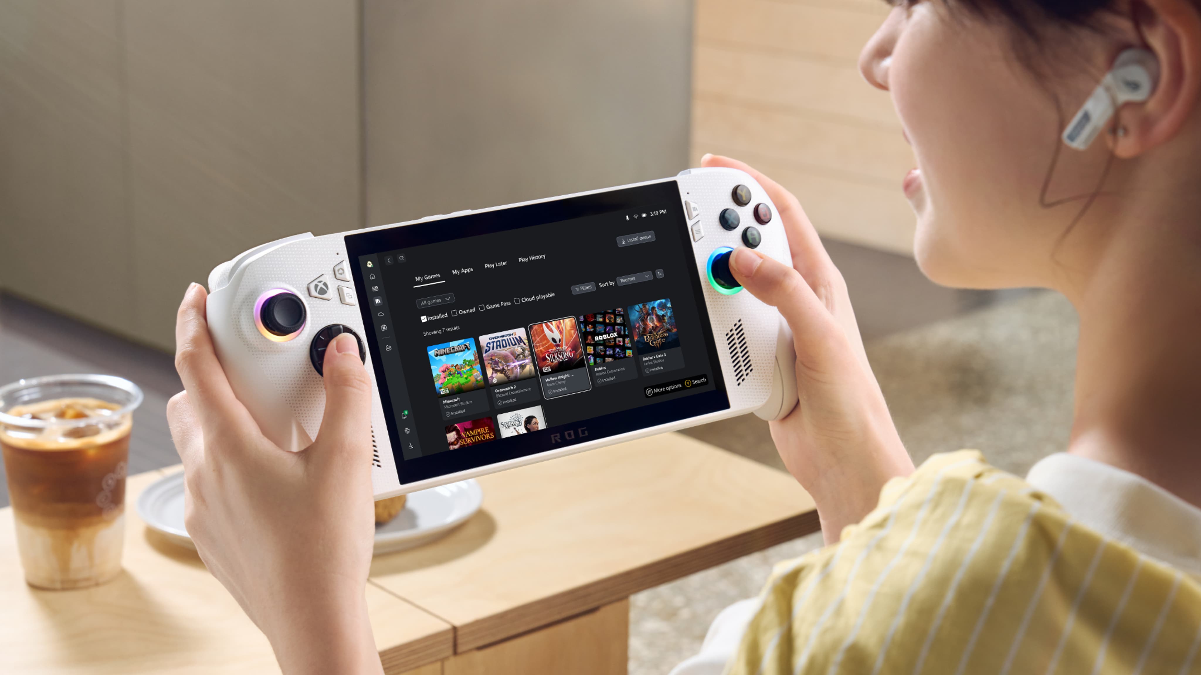 On a pris en main la ROG Xbox Ally X, la nouvelle console portable de ...