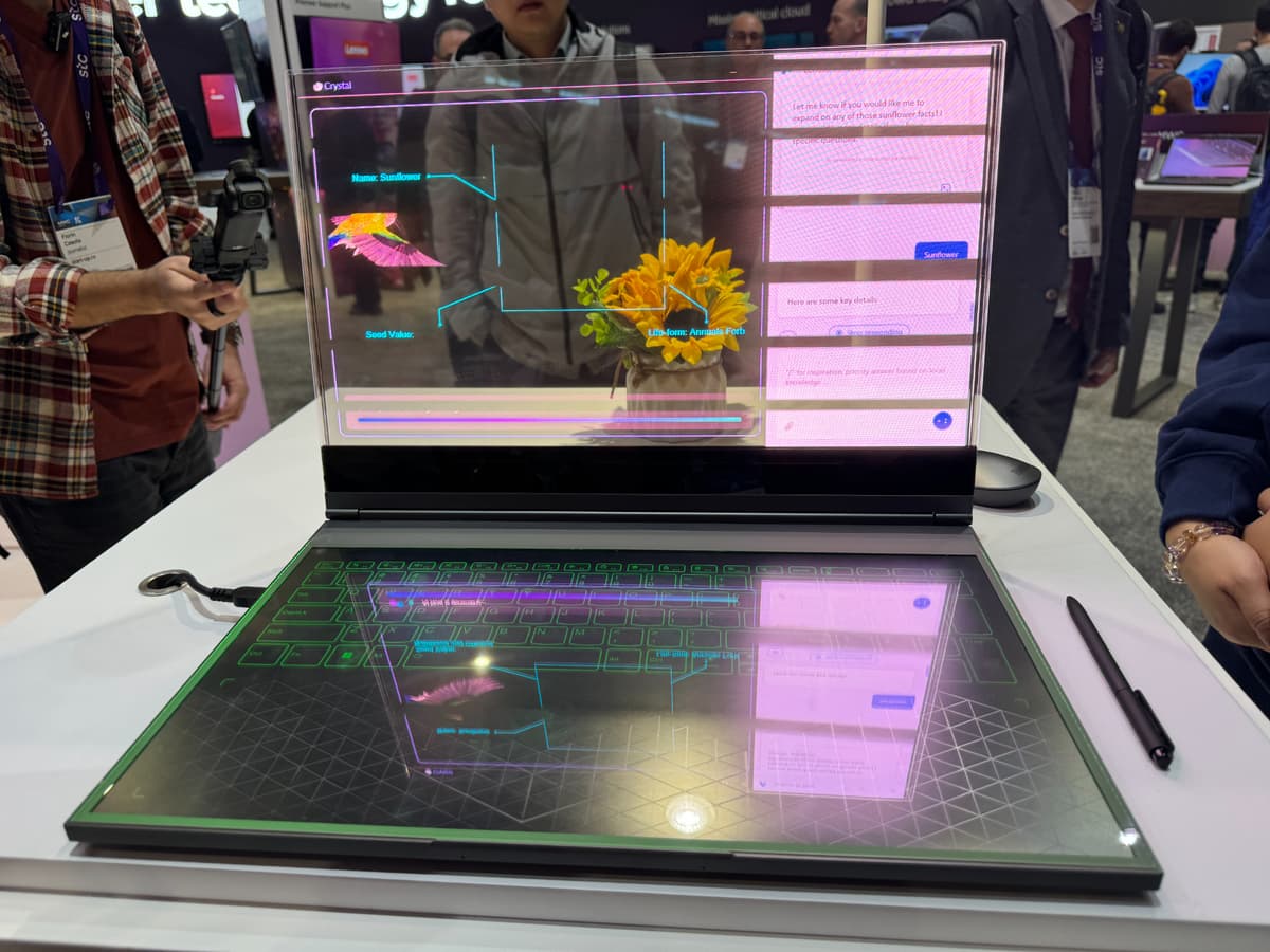 Futuriste et bluffant: on a vu le premier PC avec un écran transparent
